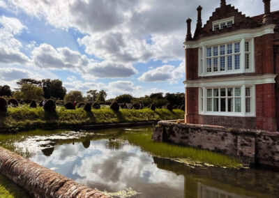 Study Trip Abroad to England Explores Architecture and Art of East ...